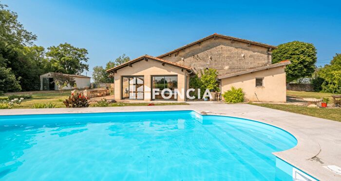 Maison à vendre - Ambès - 8 pièces - 6 chambres