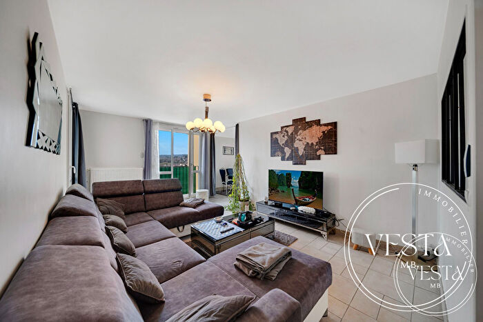 Appartement à vendre - Chenôve - 5 pièces - 3 chambres