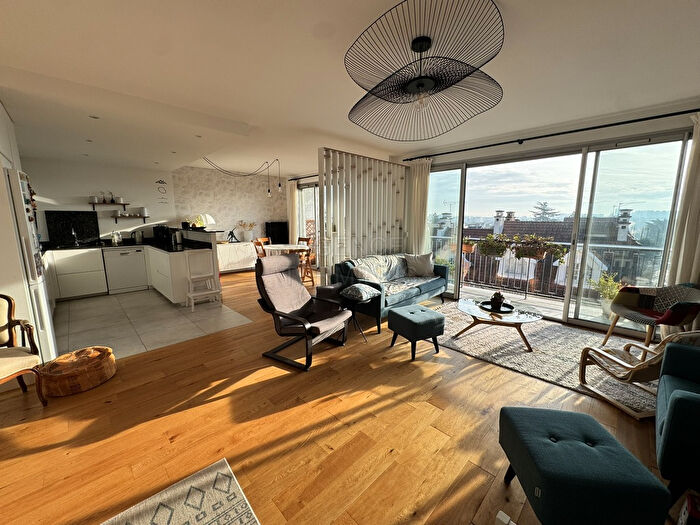 Appartement à vendre - Enghien-les-Bains - 4 pièces - 2 chambres