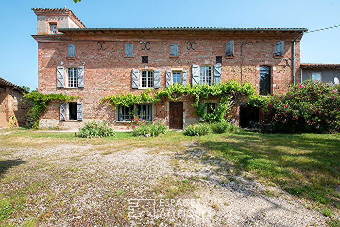 Maison à vendre - La Sauzière-Saint-Jean - 10 pièces - 6 chambres