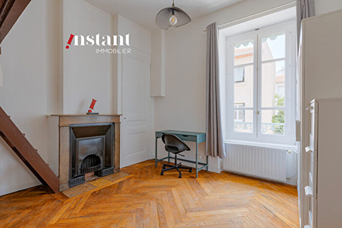 Appartement à louer - Villeurbanne, République, Tolstoi - 1 pièce