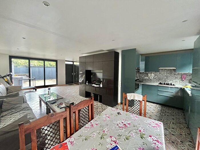 Maison à vendre - Bagnolet, Centre-ville - 7 pièces - 6 chambres