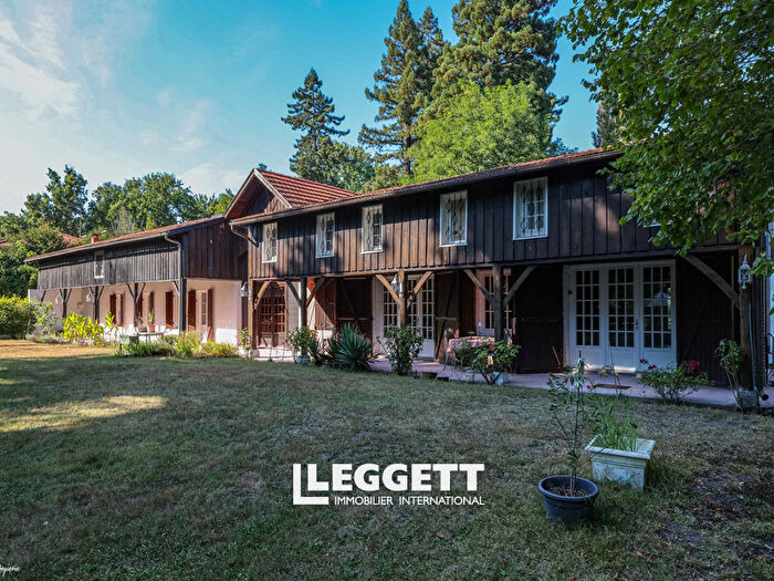 Maison à vendre - Mios - 11 pièces - 6 chambres