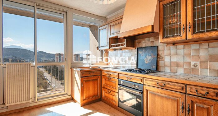 Appartement à vendre - Échirolles, Villeneuve - 5 pièces - 3 chambres