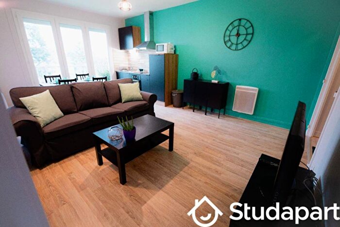 Plantes-Dauphine, Orléans - Appartement 1 pièce à louer