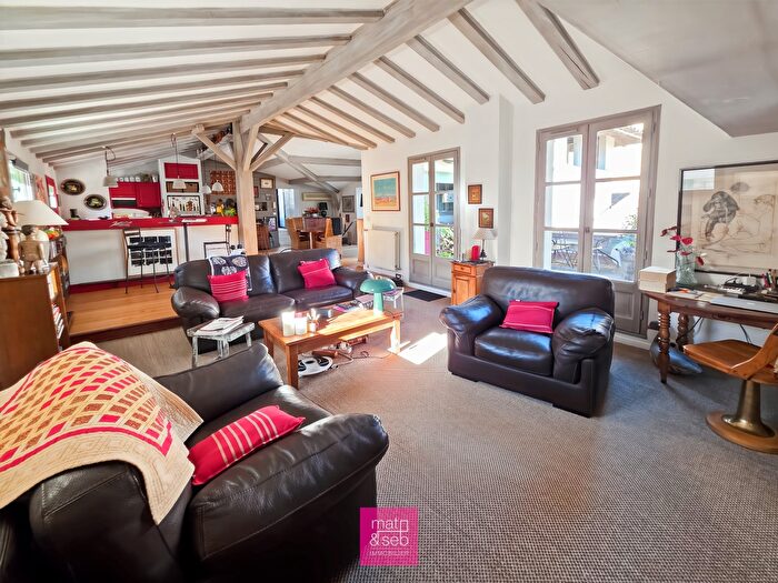 Appartement à vendre - Nîmes, Ecusson, Arènes - 4 pièces - 2 chambres