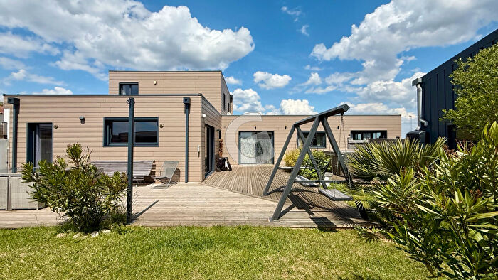 Maison à vendre - Saint-Vincent-sur-Jard - 5 pièces - 4 chambres