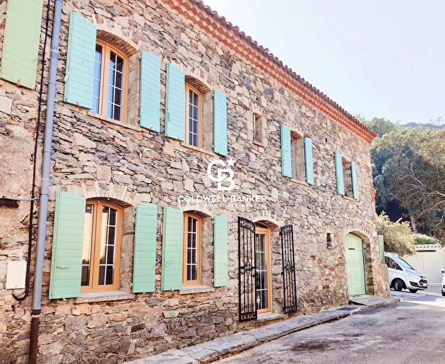 Maison à vendre - La Garde-Freinet - 7 pièces - 5 chambres
