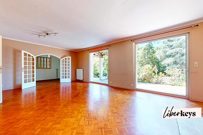 Maison 7 pièces à vendre - Saint-Georges-de-Luzençon