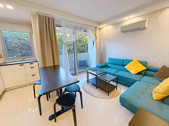 Appartement à vendre - Menton, Hôtel de Ville, Vieille Ville, Musée, Madone, Carnolès - 3 pièces - 3 chambres