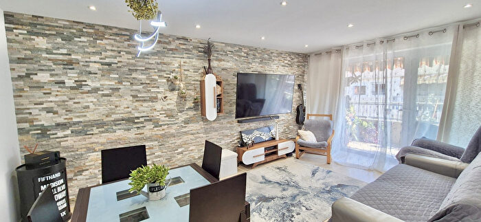 Appartement à vendre - Vallauris, Golfe Juan, Vieux Port - 3 pièces - 2 chambres