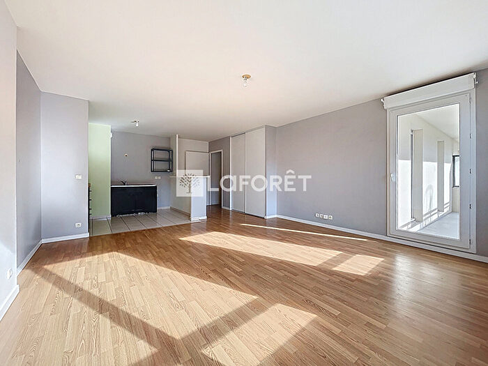 Appartement à vendre - Combs-la-Ville, République - 3 pièces - 2 chambres