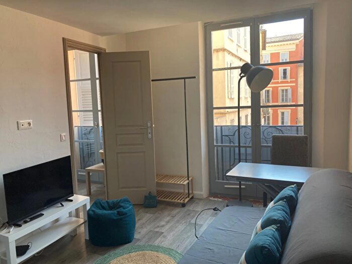 Appartement à louer - Grasse, Centre-ville Nord - 1 pièce