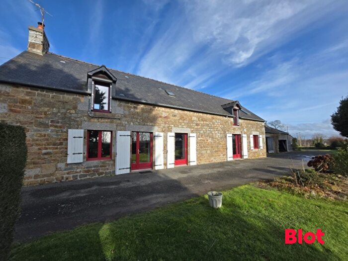 Maison à vendre - Saint-Germain-en-Coglès - 4 pièces - 3 chambres