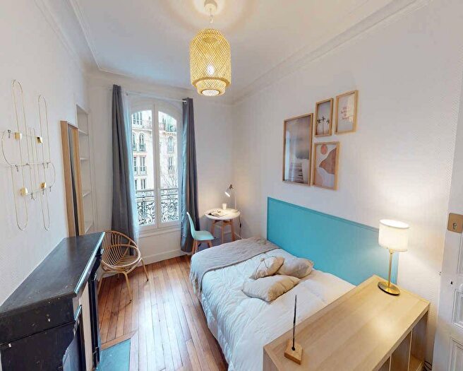 Appartement à louer - Clignancourt-Jules Joffrin, Paris ème arrondissement - 6 pièces - 8 chambres