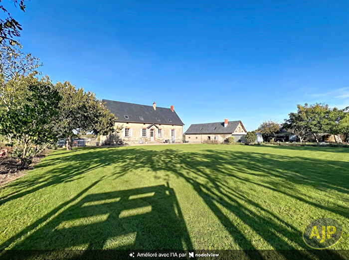 Nyoiseau : Maison 9 pièces à vendre