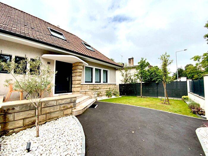 Marnes-la-Coquette - Maison 7 pièces à louer