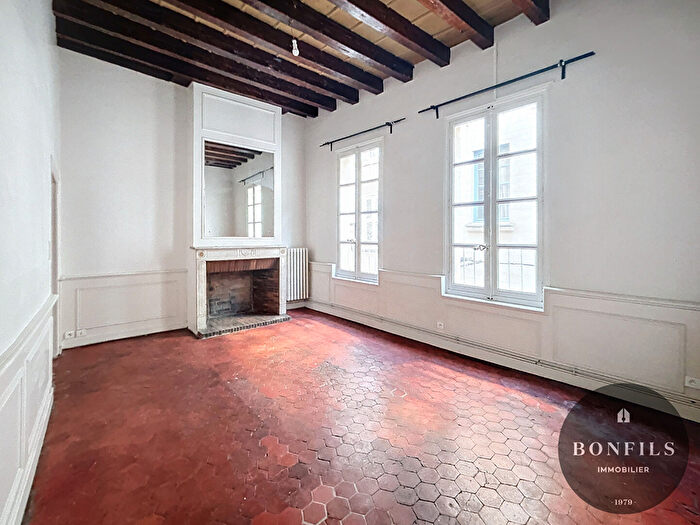 Appartement à louer - Avignon, Palais des Papes, Zone Piétonne - 4 pièces - 2 chambres