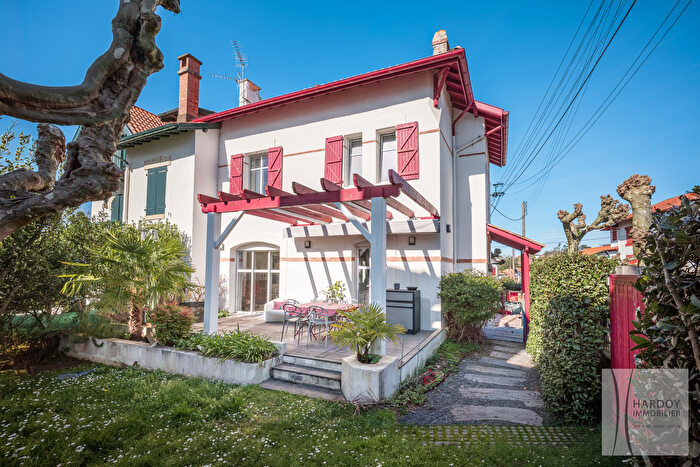 Maison à vendre - Saint-Jean-de-Luz, Sainte-Barbe - 8 pièces - 6 chambres
