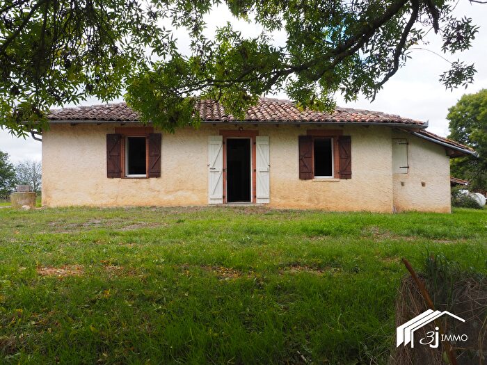 Maison à vendre - Le Castéra - 8 pièces - 5 chambres