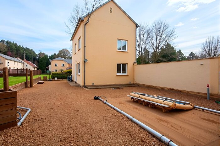 Maison à vendre - Montataire, Gournay, Fonds de Montataire - 5 pièces - 4 chambres