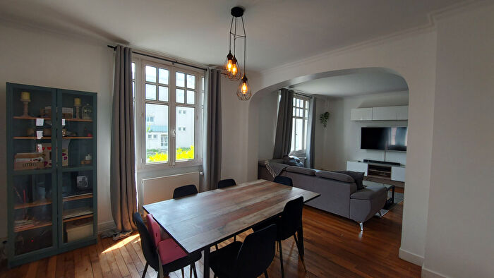 Maisons à vendre et appartements à louer - 1