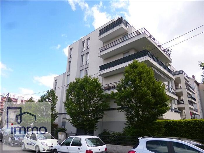 Appartement à louer - Villeurbanne, Buers - 2 pièces - 1 chambre