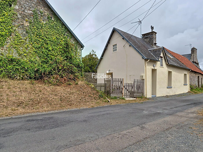 Saint-Germain-sur-Ay : Maison 3 pièces à vendre