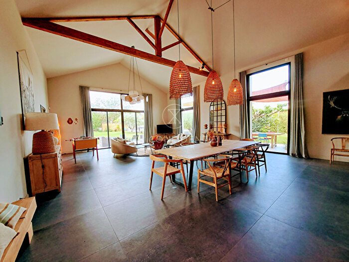 Maison à vendre - Saint-Rémy-de-Provence - 9 pièces - 6 chambres