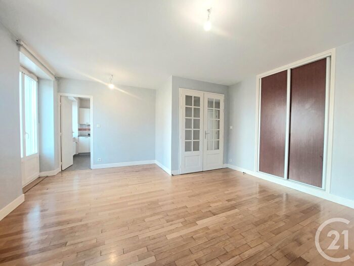 Appartement à louer - Saint-Dié-des-Vosges, Stanislas - 3 pièces - 2 chambres