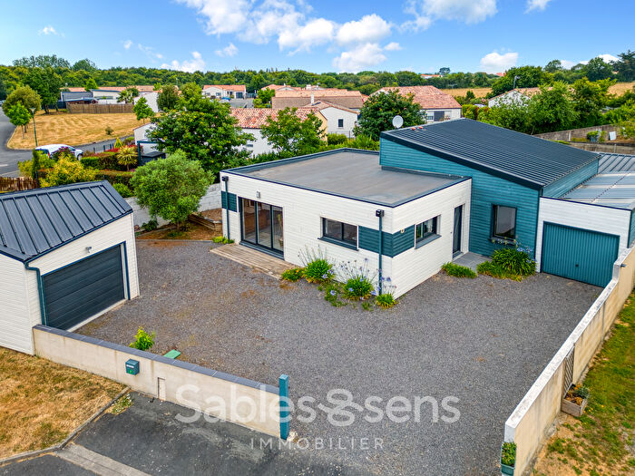 Maison 5 pièces à vendre à Landevieille