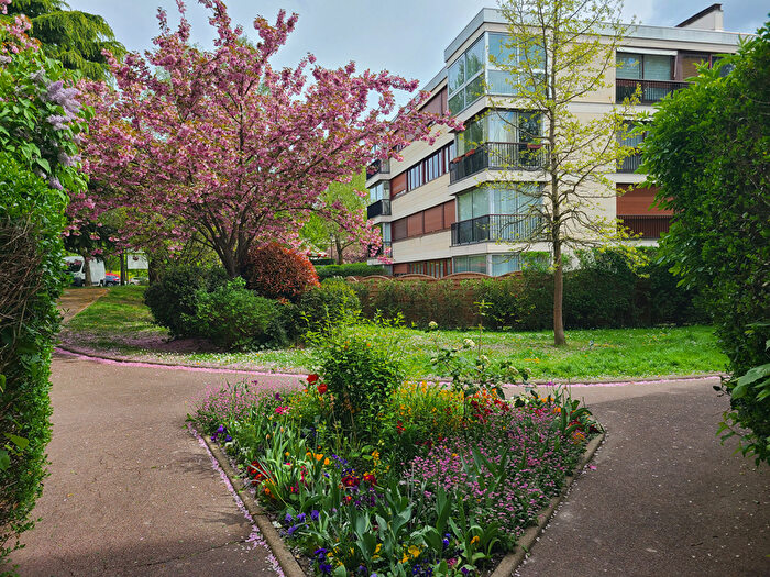 Appartement 4 pièces à vendre à Fontenay-le-Fleury, Plaine