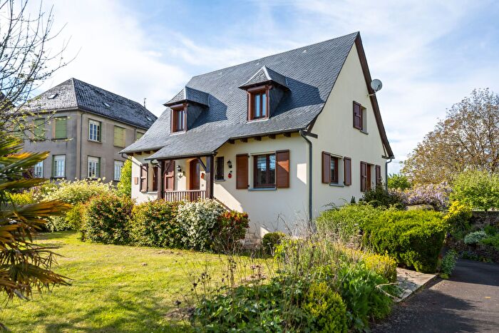 Pleaux - Maison 5 pièces à vendre