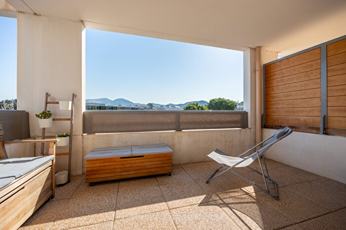 Appartement à vendre - Marseille e , Bonneveine - 2 pièces - 1 chambre