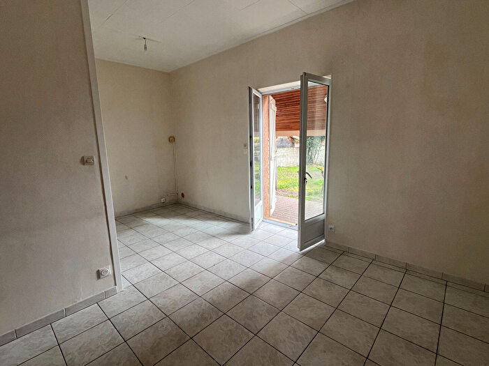 Maison à louer - Le Creusot, Nord Est - 3 pièces - 2 chambres