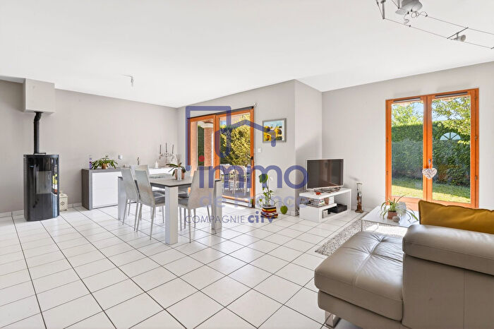 Maison à vendre - Bourgoin-Jallieu - 5 pièces - 4 chambres