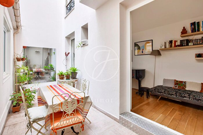 Appartement à vendre - Paris e , Montmartre, Sacré Coeur, Abbesses - 5 pièces - 3 chambres