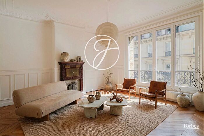 Paris 10ème, Porte Saint-Martin, Paradis : Appartement 6 pièces à vendre