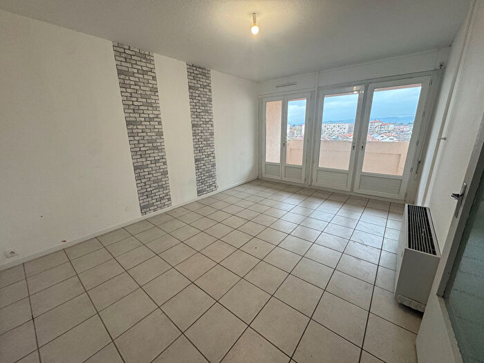 Appartement à vendre - Roanne, Parc des Sports - 3 pièces - 2 chambres