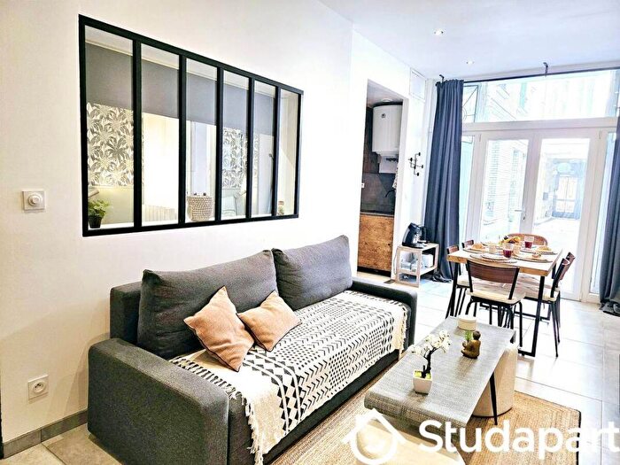 Appartement à louer - Centre Ville, Reims - 3 pièces - 2 chambres