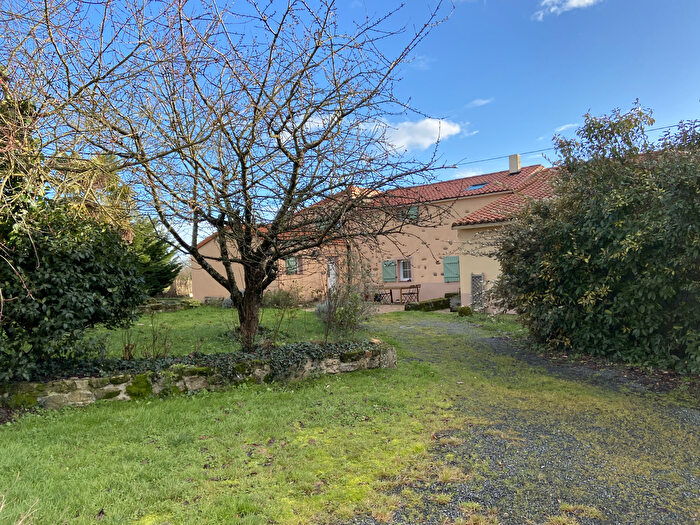 Maison à vendre - Montfaucon-Montigné - 8 pièces - 5 chambres