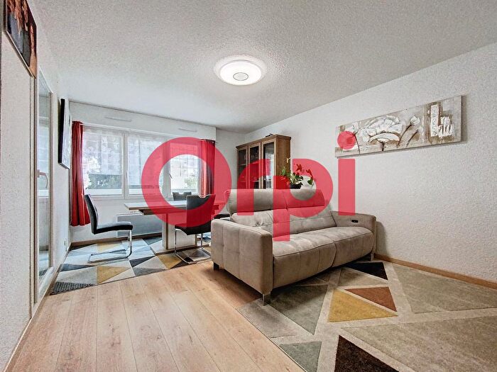 Appartement à louer - Sainte-Maxime, Centre-ville, Pléiades - 2 pièces - 2 chambres