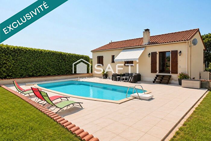 Saint-Quentin-de-Chalais - Maison 7 pièces à vendre