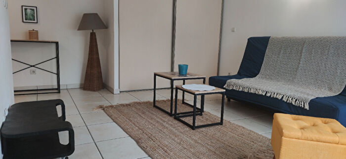 Appartement à louer - Saint-Paul, Saint-Gilles les Bains - 1 pièce