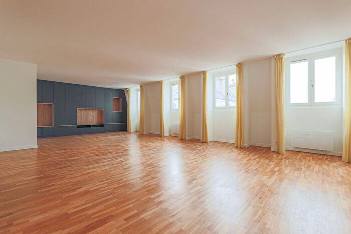 Appartement à louer - Clichy-Trinité, Paris ème arrondissement - 4 pièces - 3 chambres