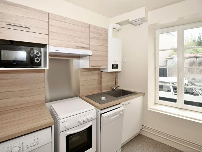 Appartement à louer - Fontainebleau, Pleus - 3 pièces - 2 chambres