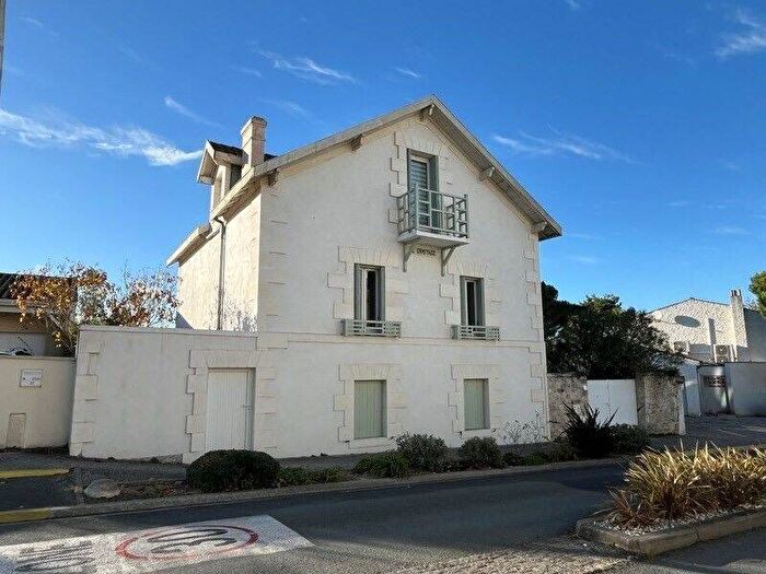 Maison à louer - Vaux-sur-Mer - 6 pièces - 3 chambres