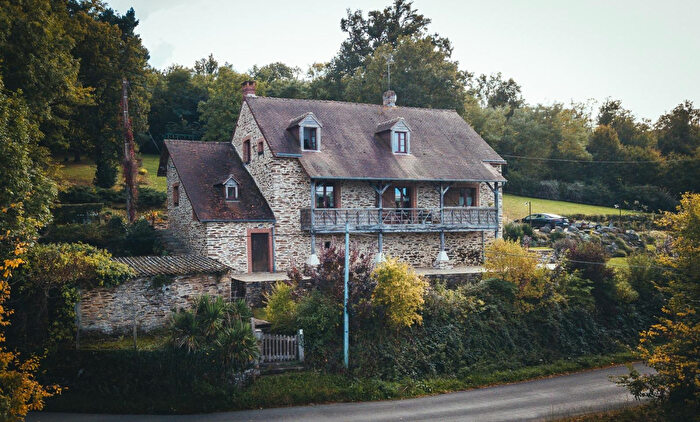 Maison à vendre - Saint-Plantaire - 8 pièces - 3 chambres
