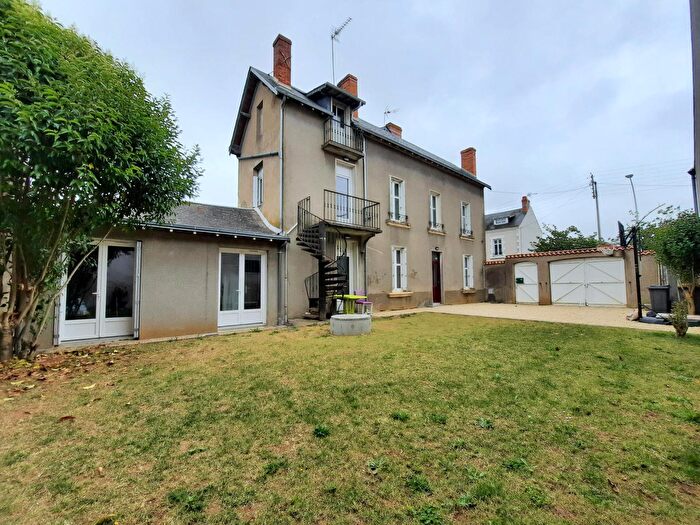 Maison à louer - Thouars - 4 pièces - 3 chambres