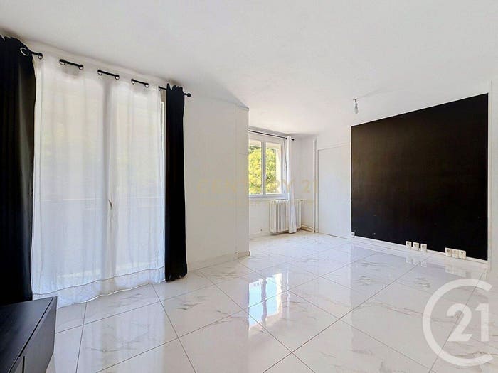 Bourgoin-Jallieu : Appartement 4 pièces à louer